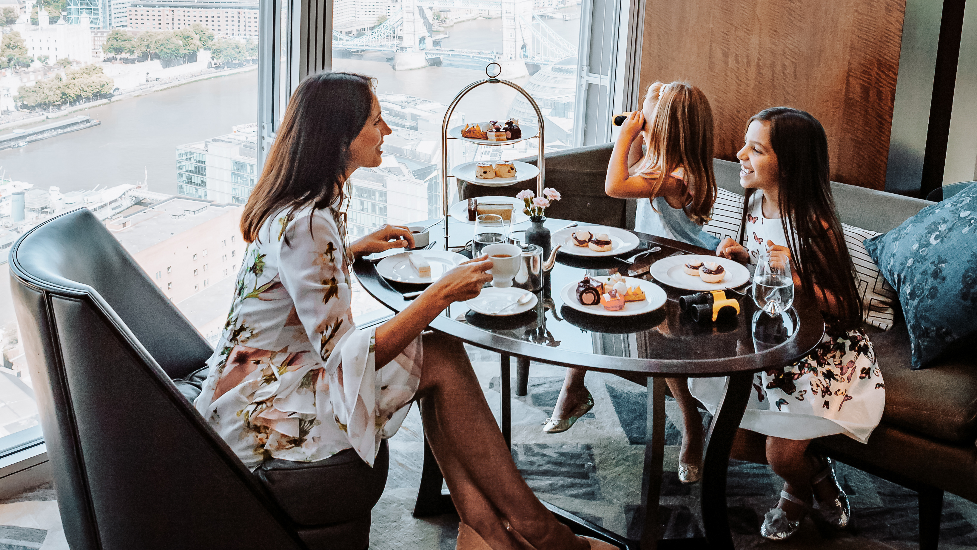 Shangri-La The Shard, London - The View from the Shard and Champagne ...