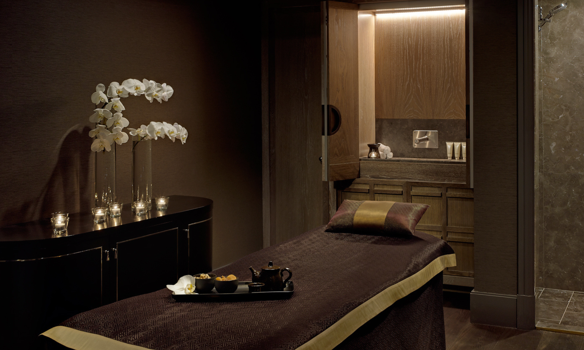 The Langham, Sydney - Champagne and Gold Indulgence Package (4 hrs 30 mins)