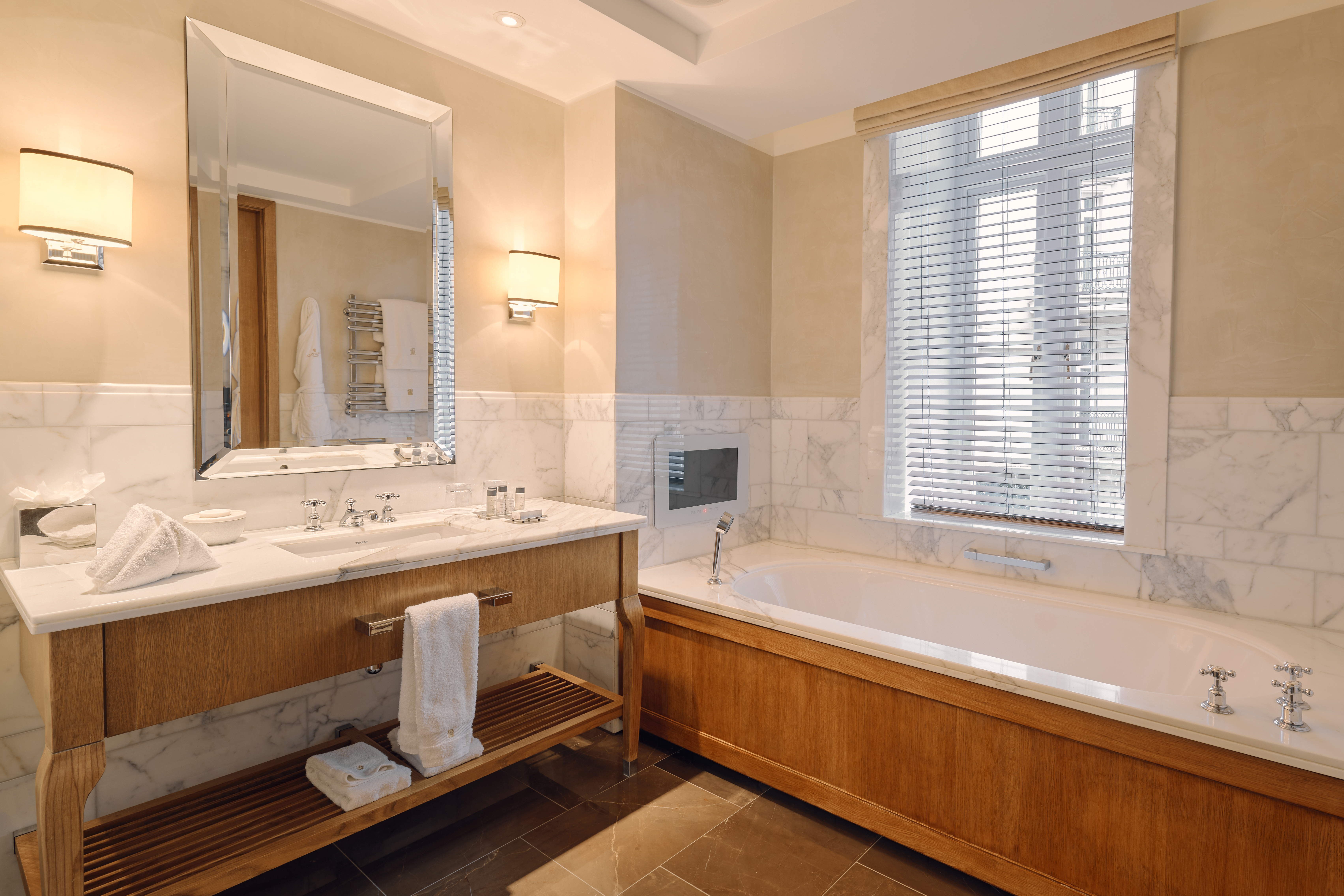 Overnight stay experience- Deluxe Room | Corinthia London | Hotel Offers